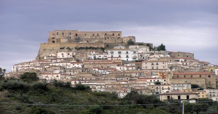 Rocca imperiale: 5 buoni motivi per visitarla -Hermesmagazine